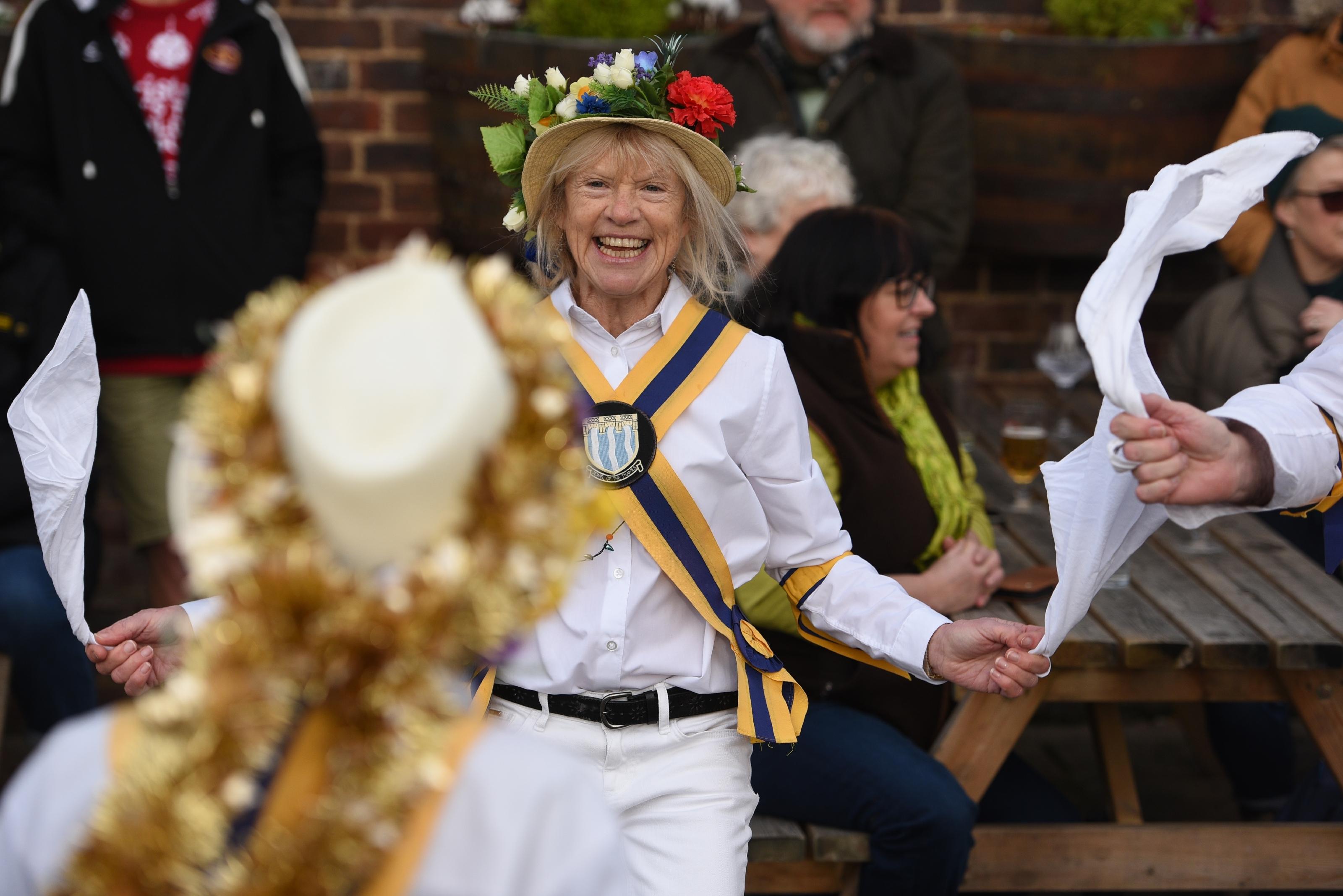 line dancing crowmarsh