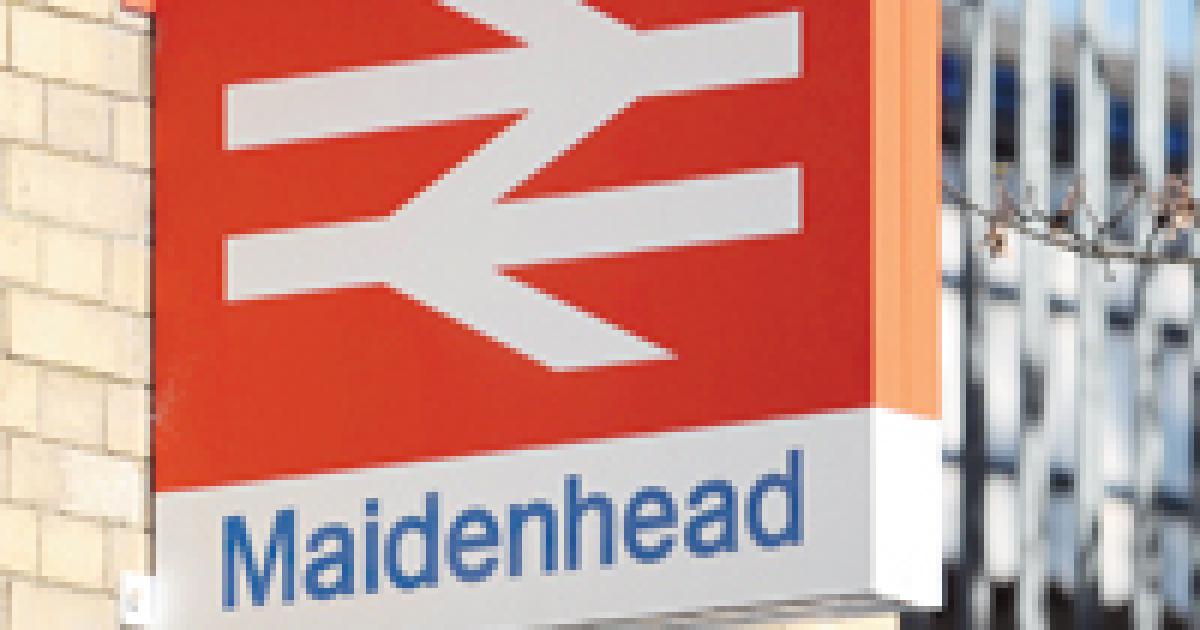 Train services delayed due to line blocked at Maidenhead - Maidenhead ...