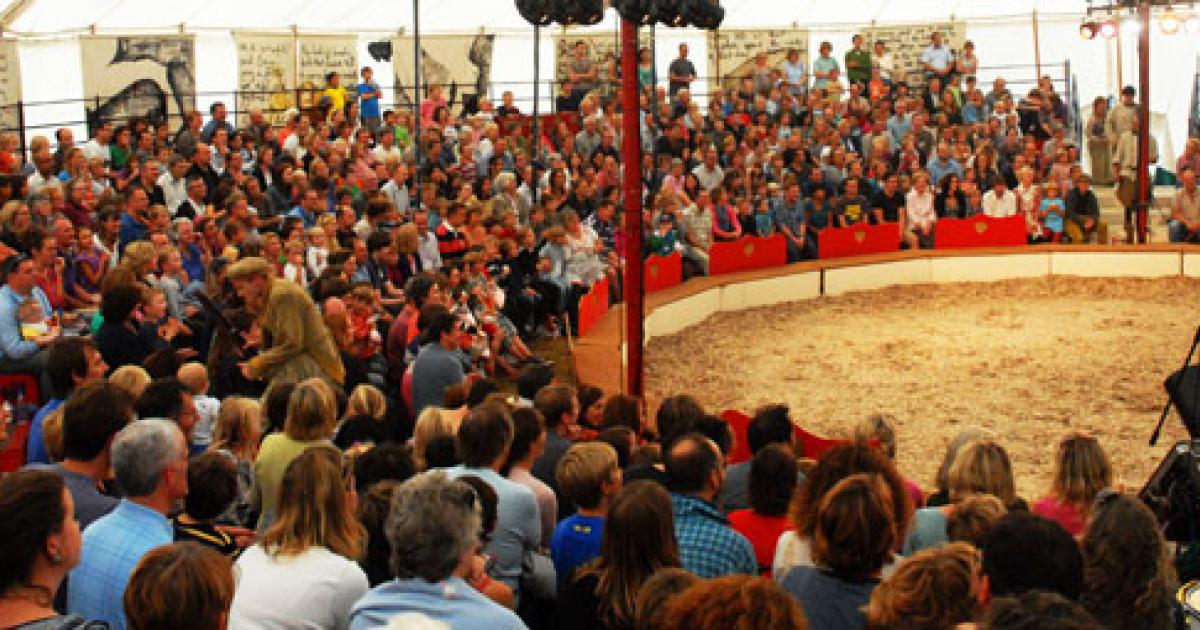 Roll up, roll up for Giffords Circus - Maidenhead Advertiser