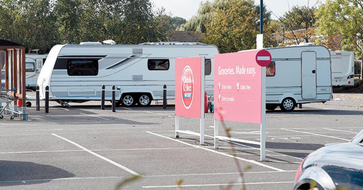 Travellers pitch up at Tesco in Dedworth - Photo 1 of 3 - Maidenhead ...