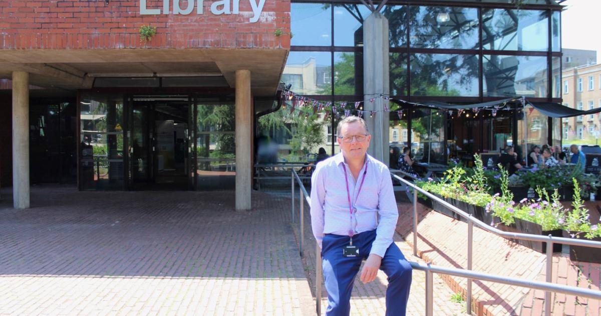 Maidenhead Library celebrates long standing employee for 50th ...