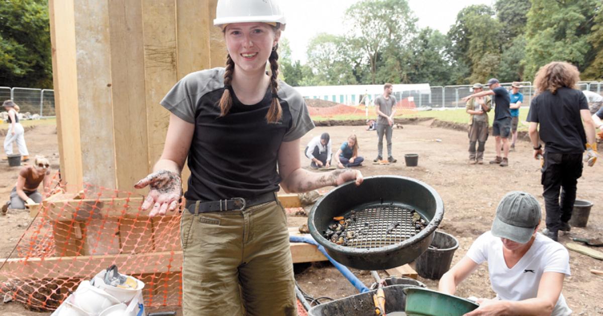 Archaeologists digging 'wider and deeper' to uncover ancient Cookham ...