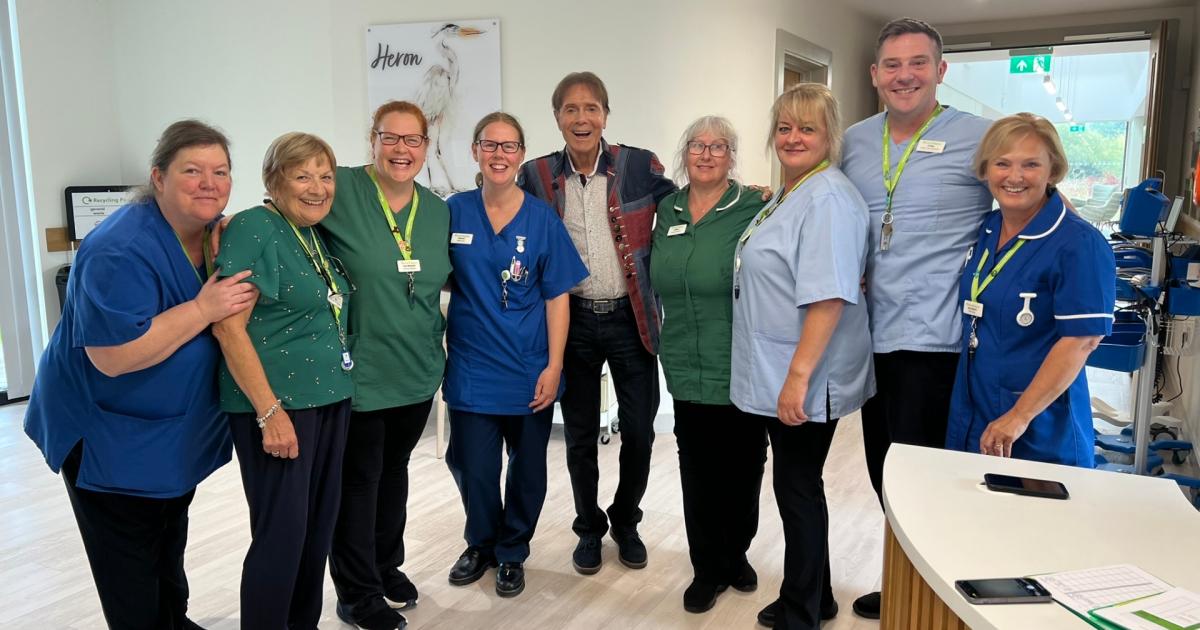 Sir Cliff Richard's Thames Hospice visit makes ‘special moments’ for ...