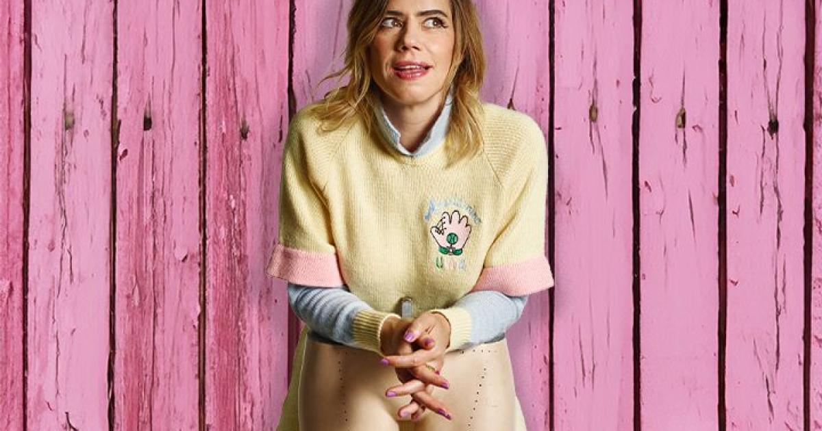 Comedian Lou Sanders warms up for tour at Norden Farm - Maidenhead ...