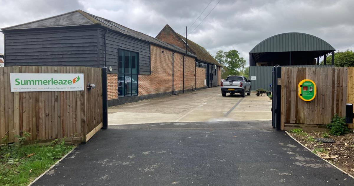 New community defibrillator installed at Summerleaze base in Maidenhead ...