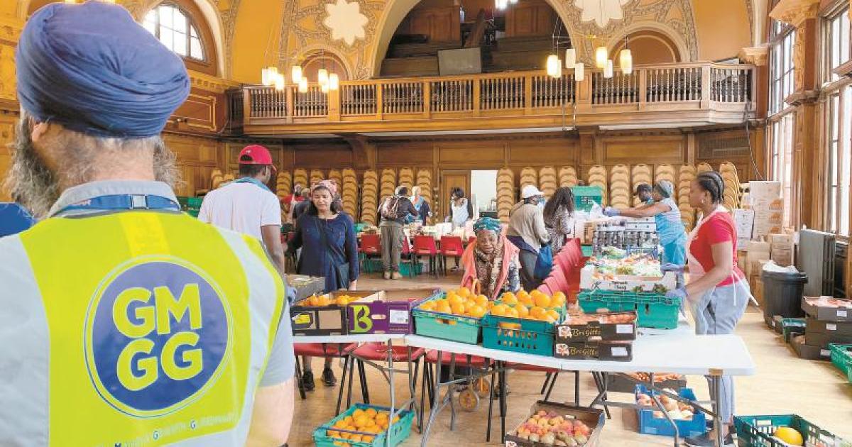Slough Sikh temple volunteers given Queen's Award - Photo 1 of 1 ...