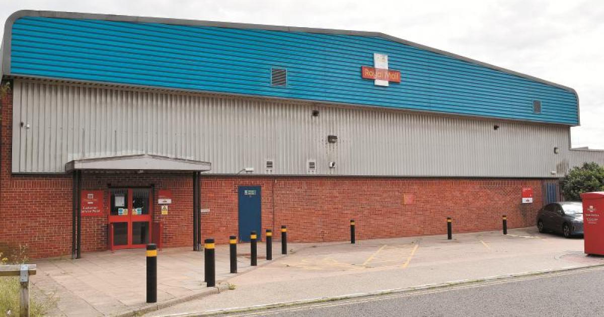 Royal Mail cuts opening hours at Maidenhead Delivery Office - Photo 1 ...