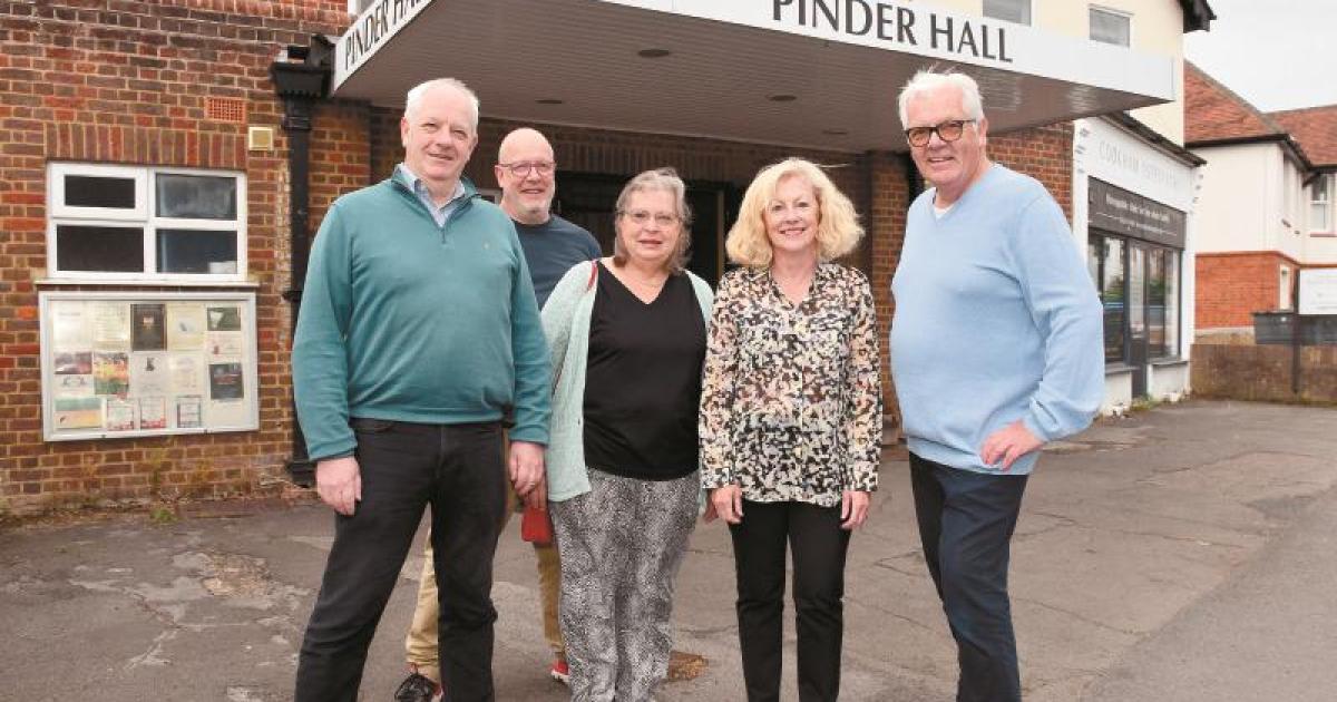 Cookham Festival donates more than £6,000 to Pinder Hall renovation ...