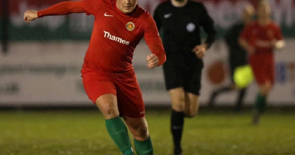 Windsor & Eton sign Mealing on dual basis to help with title challenge ...