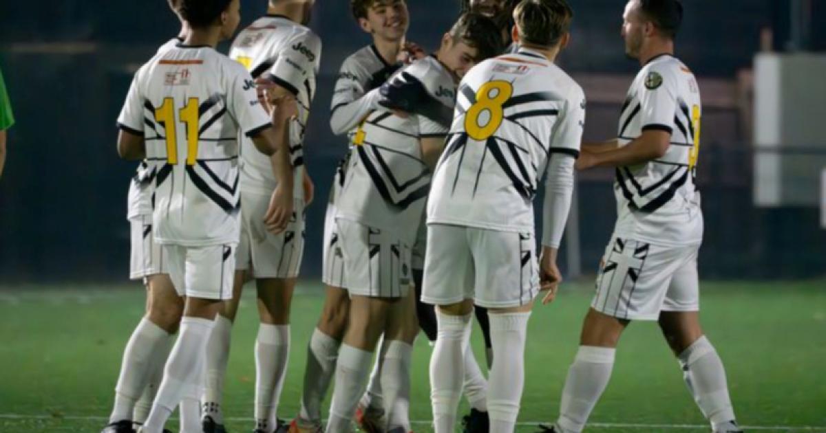 Competitive Windsor beaten by Holmer Green side managed by Keith Scott ...