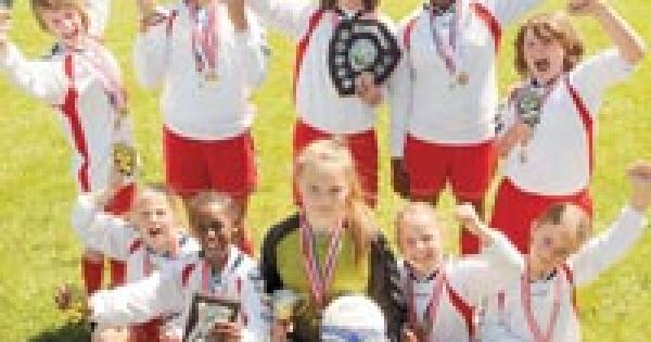 Lent Rise football teams celebrate successful year - Maidenhead Advertiser