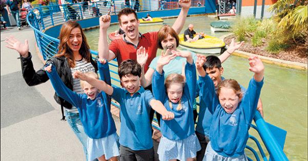 Legoland send off for Oakfield First School headteacher retiring after ...