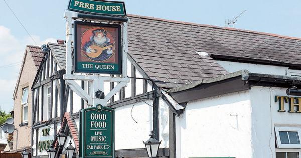 'Eyesore' derelict pub in Dedworth set to be replaced by flats ...