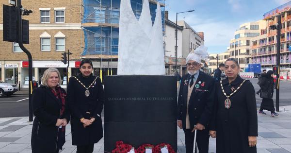 Hundreds pay their respects at Remembrance Sunday events across Slough ...