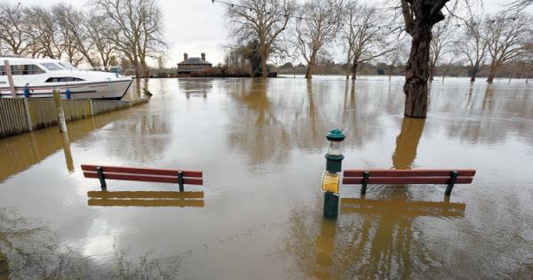 river thames flooding