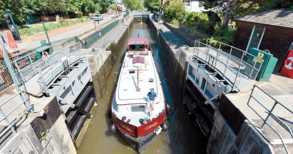 River Thames lock keepers to vote on strike action over safety fears ...