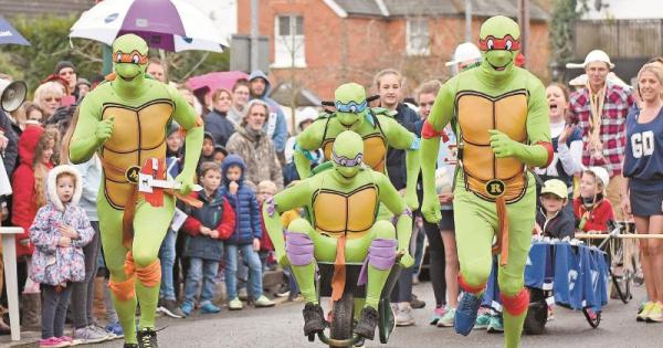 In pictures: Sunninghill's Fancy Dress Wheelbarrow Race - Photo 4 of 29 ...