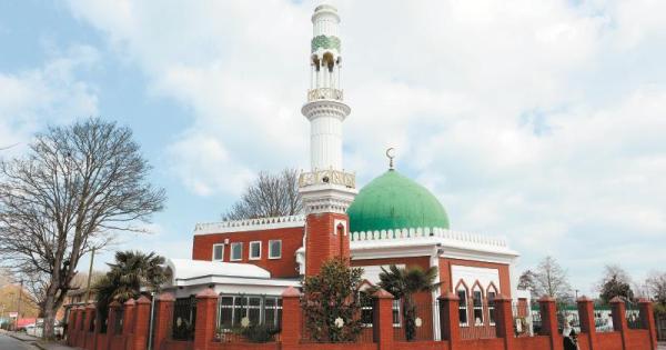 Maidenhead Mosque transformed into COVID-19 vaccination centre ...