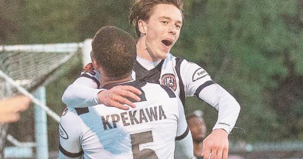 Smith grabs the winner as improving Magpies shoot down the Spitfires ...