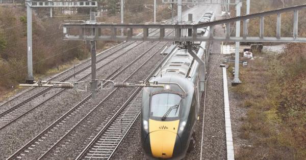 Network Rail says its 'response wasn’t good enough' to overhead power ...