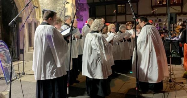 Calendar doors close for another year with £10,000 raised - Maidenhead ...