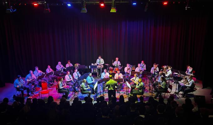 RAF band delights Furze Platt students with lively performance ...