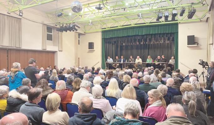 Angry residents call for action to stop flooding in Wraysbury - Photo 1 ...