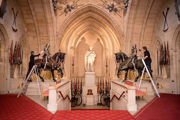 Pictures as Windsor Castle gets ‘high clean’ from floor to ceiling ...
