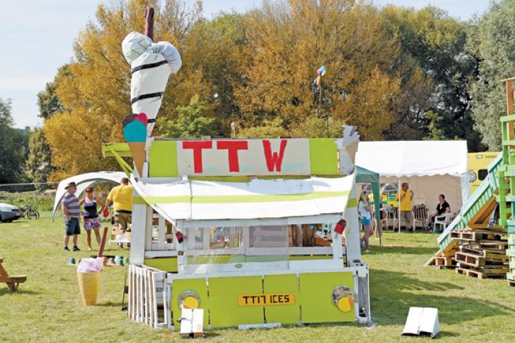 PICTURE SPECIAL: Timbertown 2017 - Photo 1 of 100 - Maidenhead Advertiser