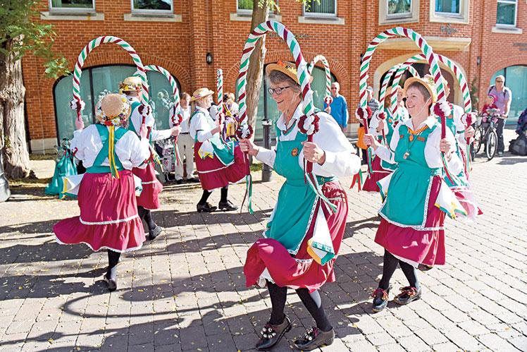 Morris dancers perform in Windsor town centre - Photo 1 of 12 ...