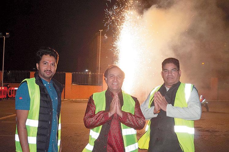 'Jubilant' Diwali celebrations held at Slough Hindu Temple - Photo 1 of ...