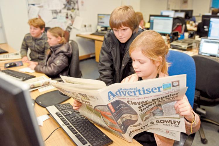 Cookham Rise pupils pay visit to Advertiser newsroom - Photo 1 of 22 ...