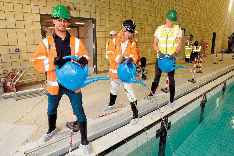 Guests get first look at Braywick Leisure Centre's 25-metre length pool ...