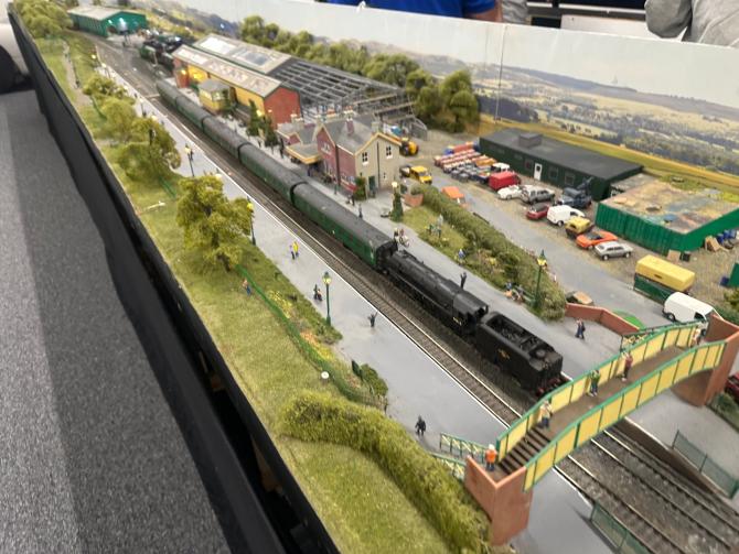 Hundreds attend to view railway layouts at first Slough Model Railway ...
