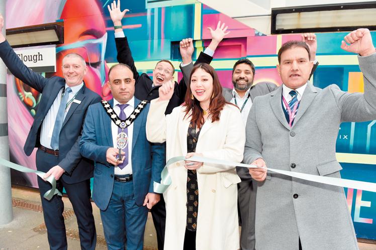 'Dynamic spirit' of Slough unveiled in new train station mural - Photo ...
