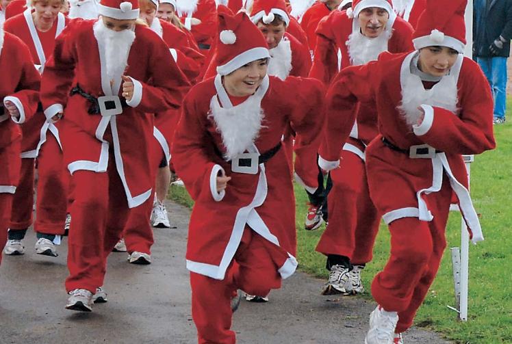 Charge of the sprinting Santas in Marlow fun run - Maidenhead Advertiser