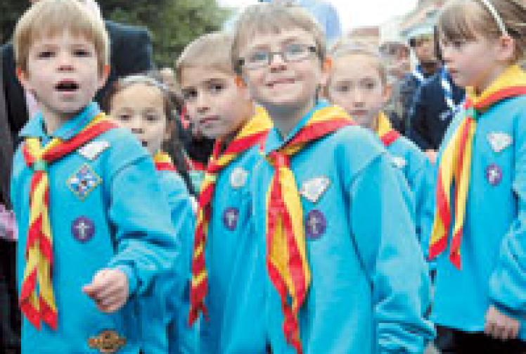 Scouts and guides parade for St George's Day - Maidenhead Advertiser