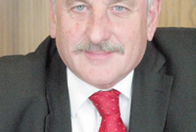 Former councillor to receive borough's highest honour - Maidenhead ...