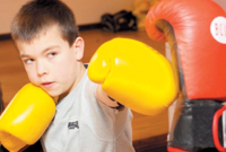 Boxing sessions prove a knock-out with youngsters - Maidenhead Advertiser