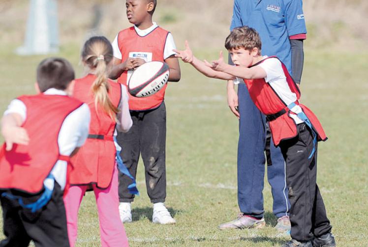 Hundreds of children enjoy tag rugby in the sunshine - Maidenhead ...
