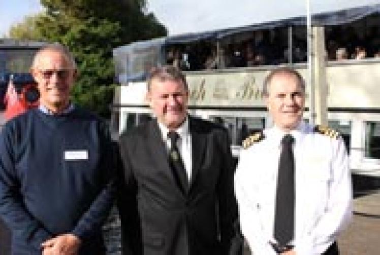 Treat for lock volunteers - Maidenhead Advertiser