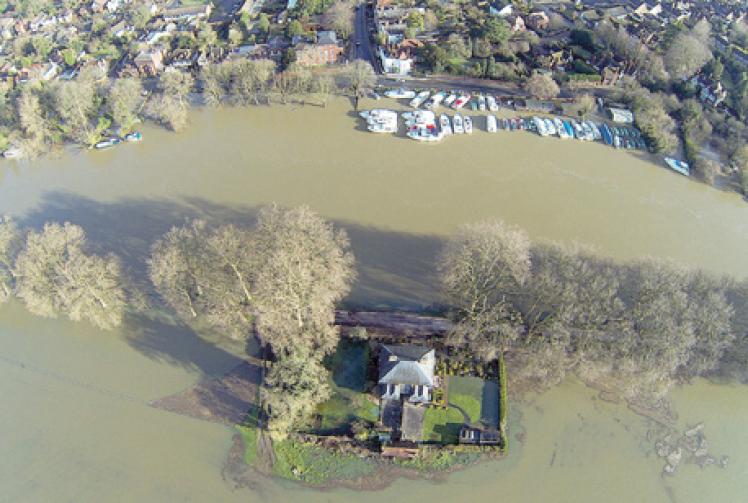 Flood warnings increased to 'severe' in Windsor area - Maidenhead ...