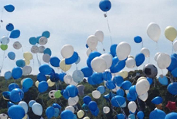 Hundreds of balloons released in memory of Kyrece Marshall-Francis ...