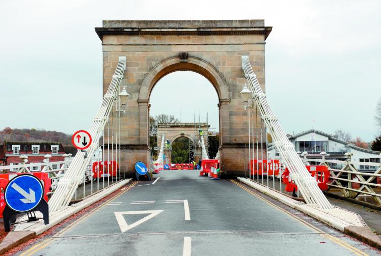 Marlow Bridge closed after 'historic ordnance' found in river - Photo 1 ...