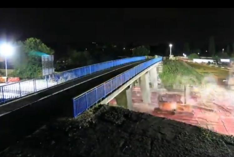 Time-lapse video shows demolition of bridge over M4 - Maidenhead Advertiser