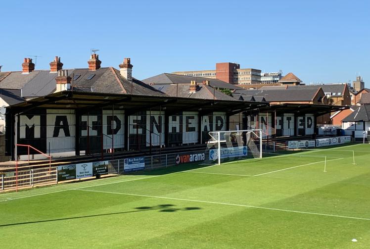Maidenhead United sign Fulham defender Jaydn Mundle-Smith on loan ...
