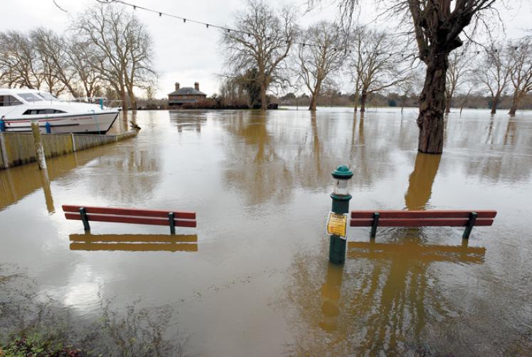 River Thames in Datchet at highest level since devastating 2014 floods ...