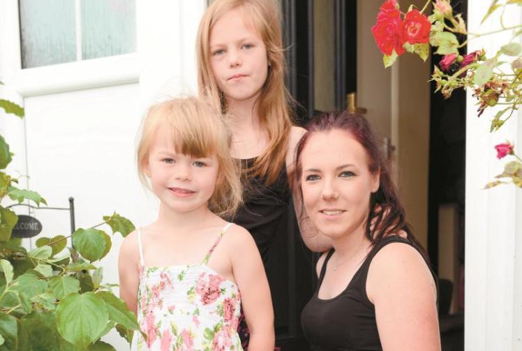 'Amazing' mum and volunteer wins Unsung Hero prize - Photo 1 of 1 ...