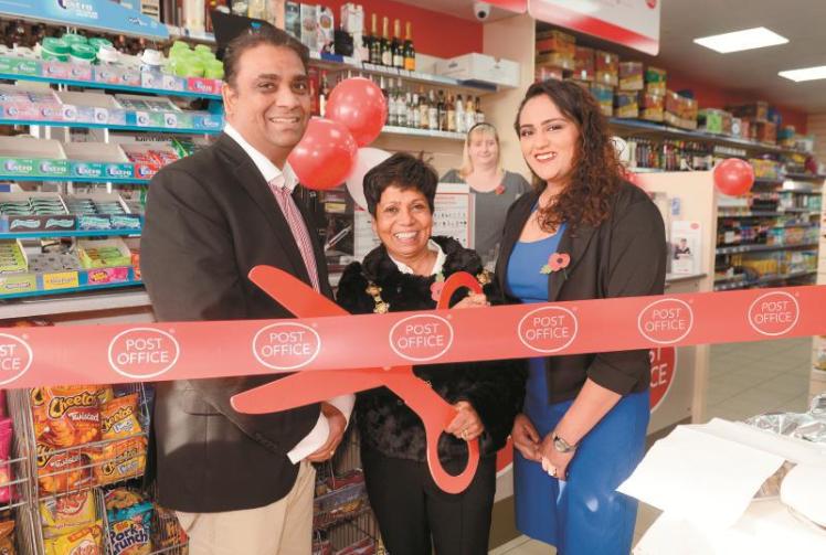 Mayor opens new Furze Platt Post Office - Photo 1 of 1 - Maidenhead ...