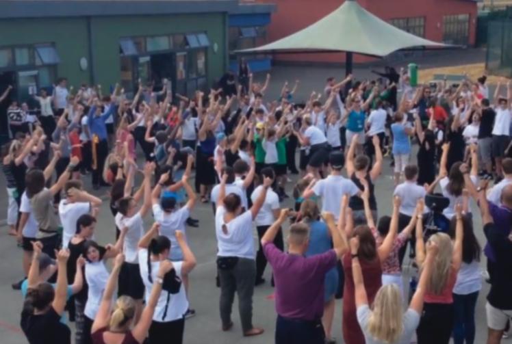 Video of Manor Green pupils signing Greatest Showman song attracts ...